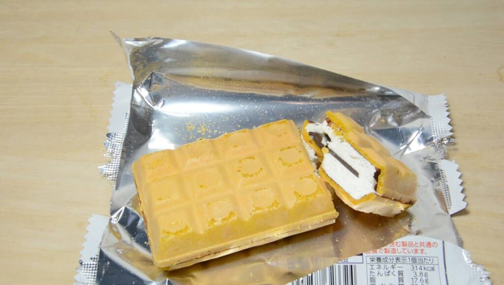 チョコ最中ジャンボ 冬限定 チョコレート増量 chocolate monaka Jumbo ice cream – 【47都道府県制覇の旅 ...