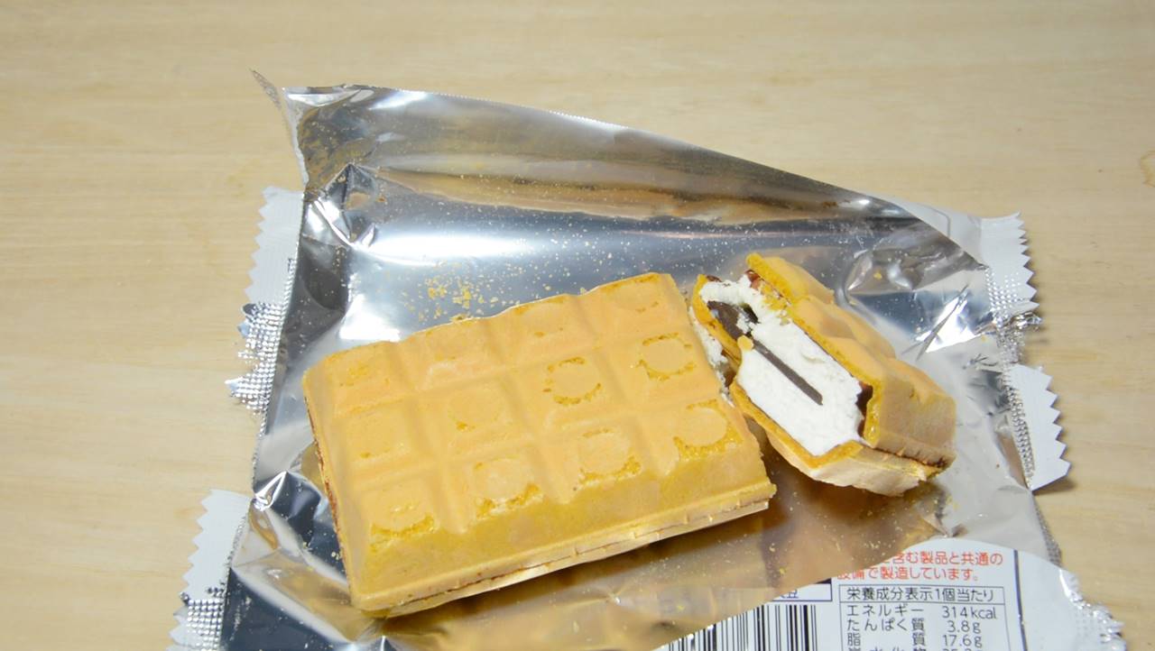 チョコ最中ジャンボ 冬限定 チョコレート増量 chocolate monaka Jumbo ice cream – 【47都道府県制覇の旅 ...