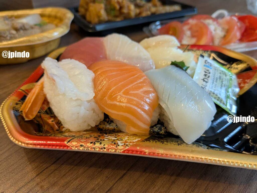 奄美大島のイオンの総菜や弁当で豪華な食事 AEON Bento Amami Oshima – 【47都道府県制覇の旅 離島まで】 ～日本の魅力再発見～